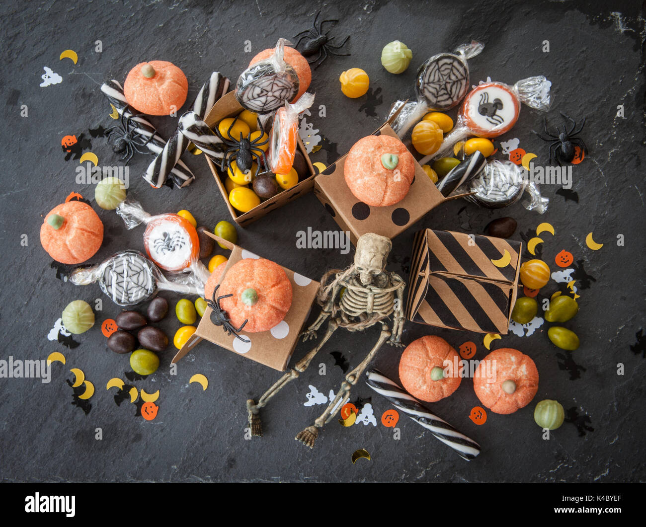 Skeleton with candy hi-res stock photography and images - Alamy