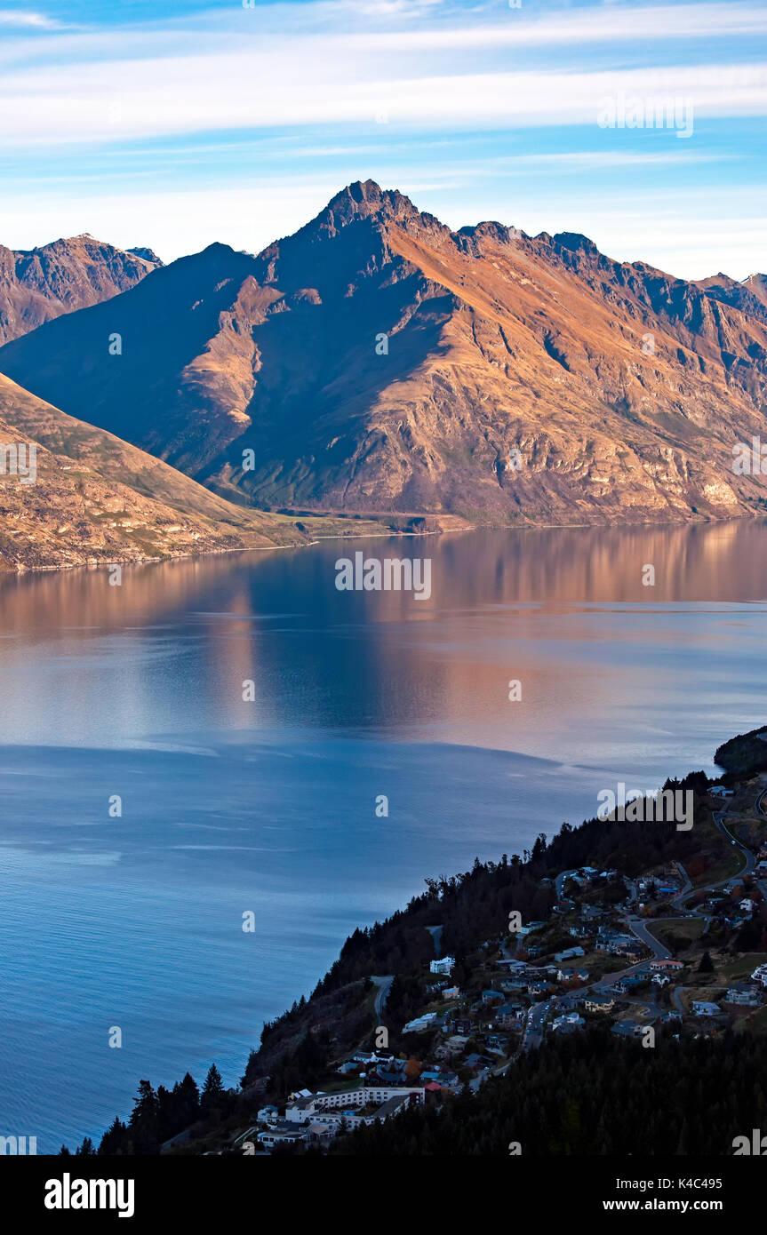 Cecil peak and Lake Wakatipu in Queenstown, South Island, New Zealand ...