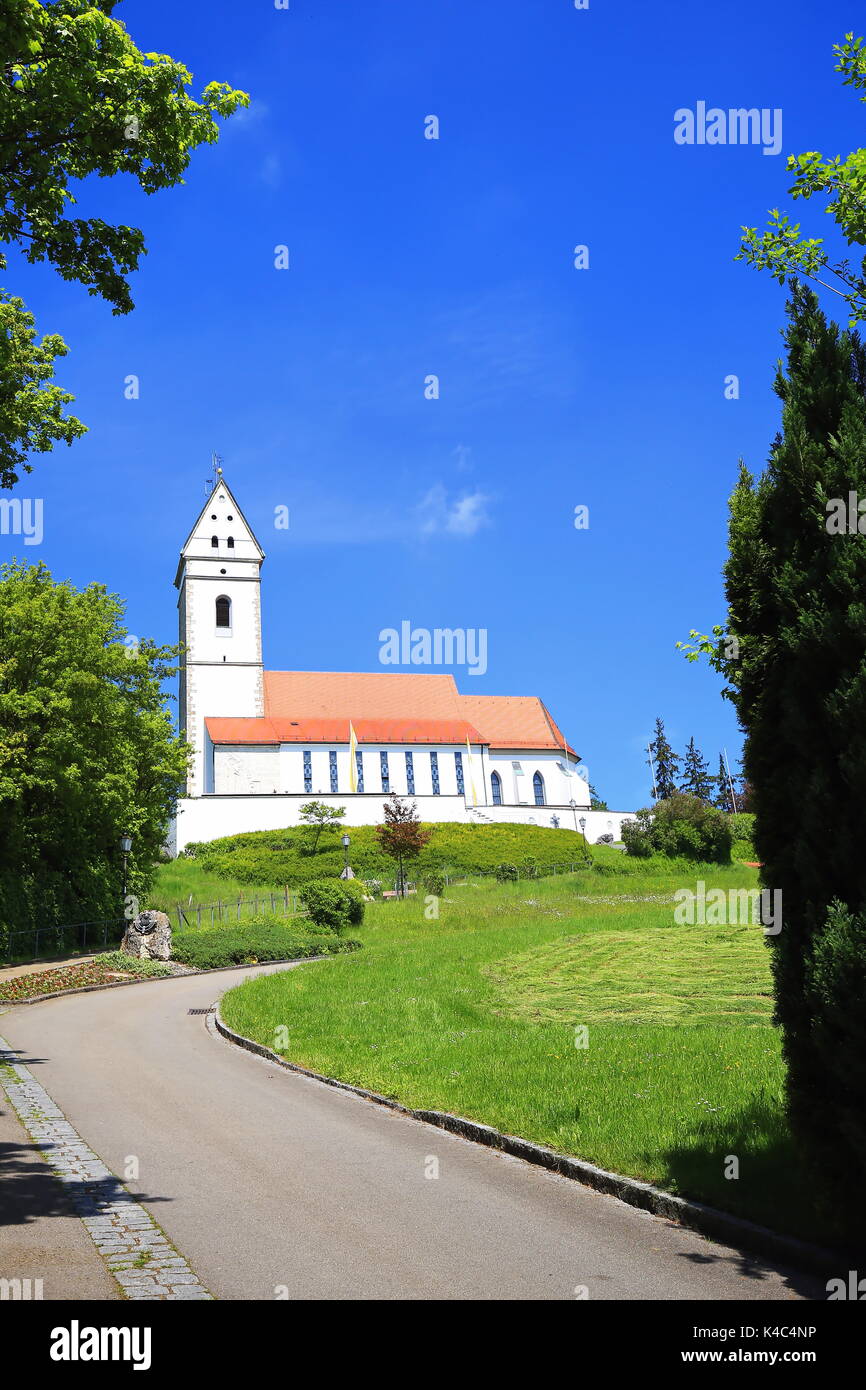 Buses and church hi-res stock photography and images - Alamy