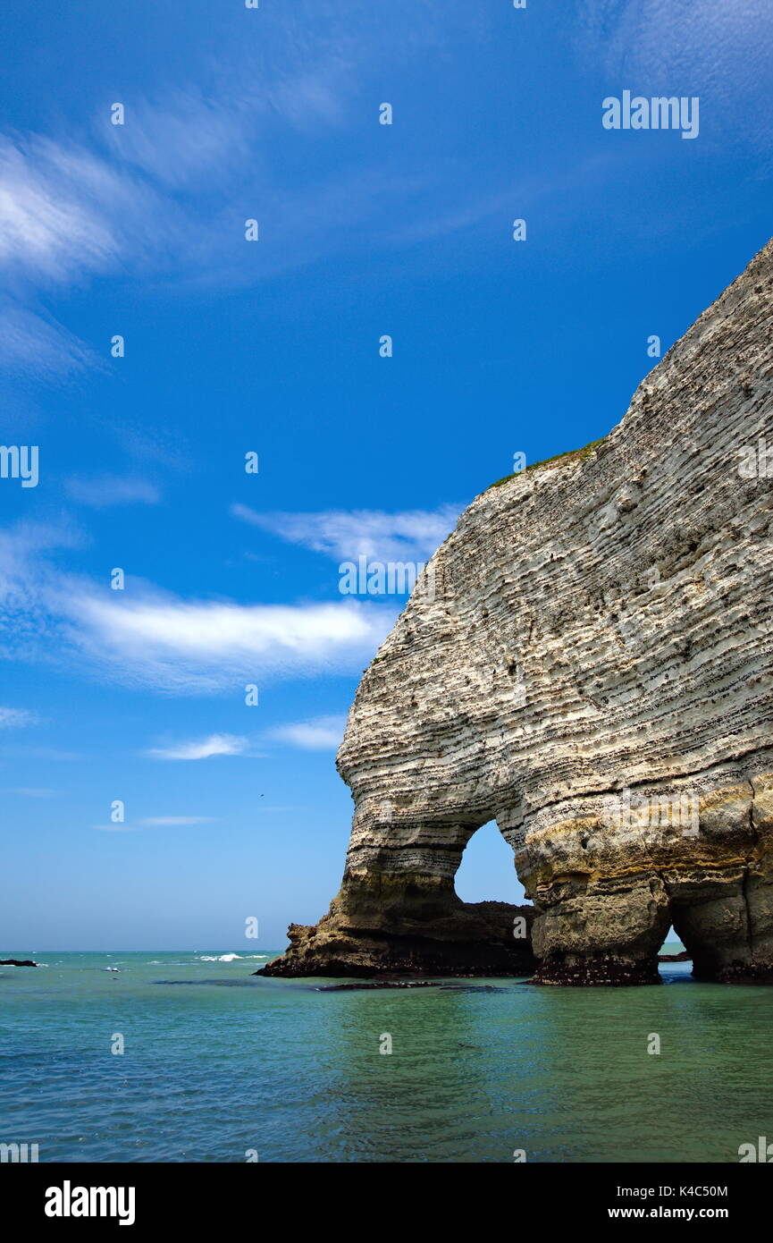 Arch On The Beach Of Etretat Stock Photo - Alamy
