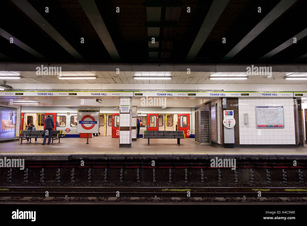 Tower hill station hi-res stock photography and images - Alamy