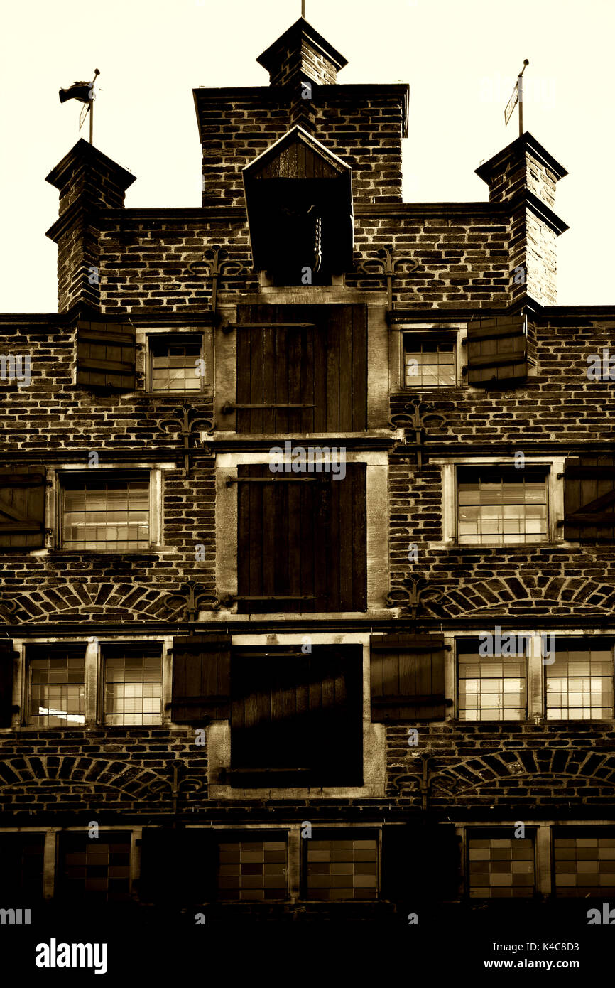 Nostalgic windows hi-res stock photography and images - Alamy