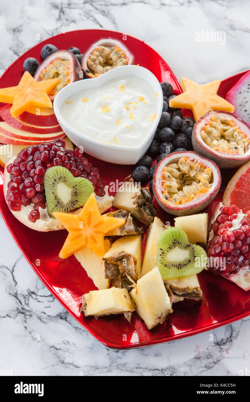 Exotic and tropical fresh fruits hi-res stock photography and images ...