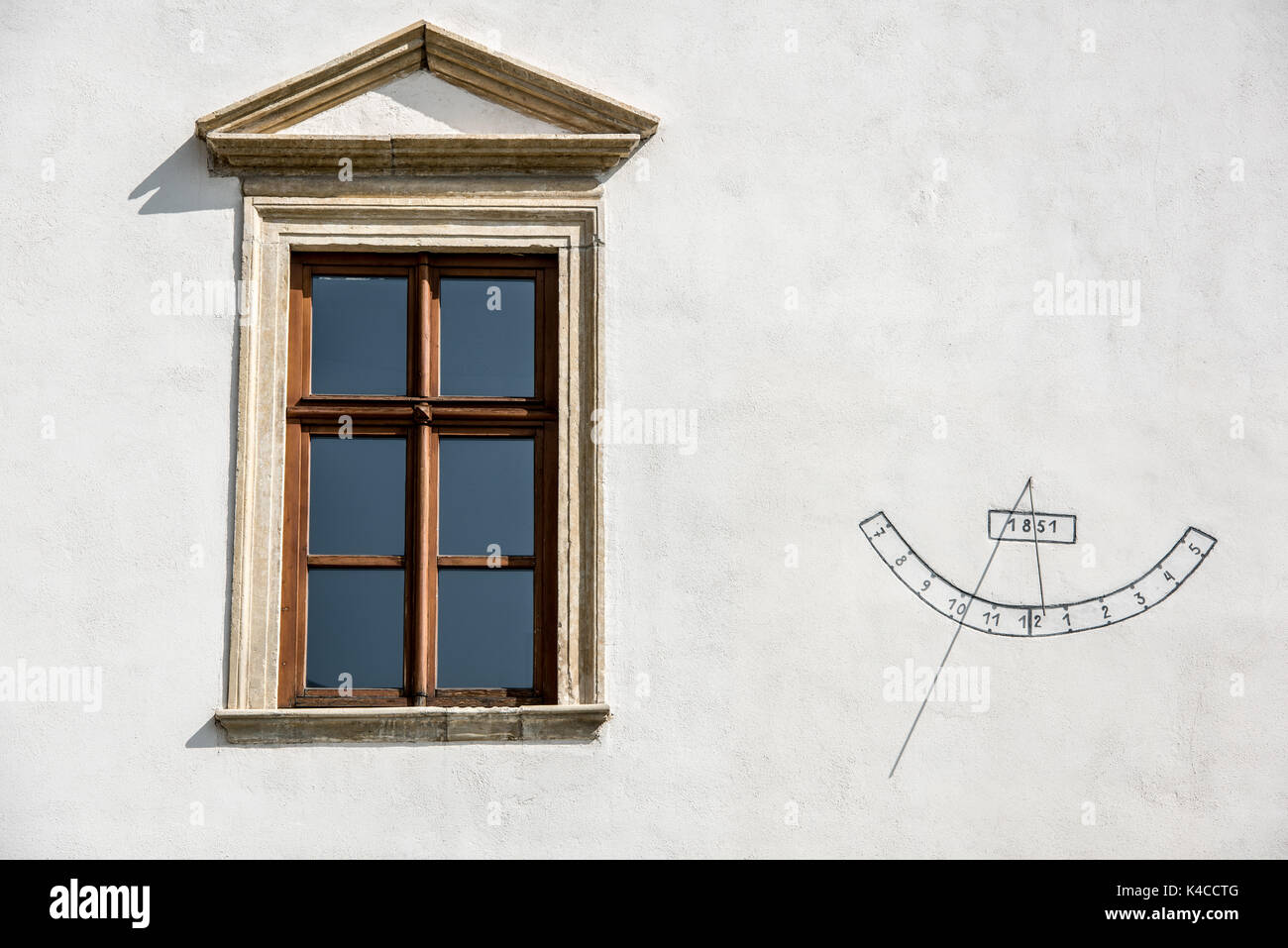 Roman sundial illustration hi-res stock photography and images - Alamy