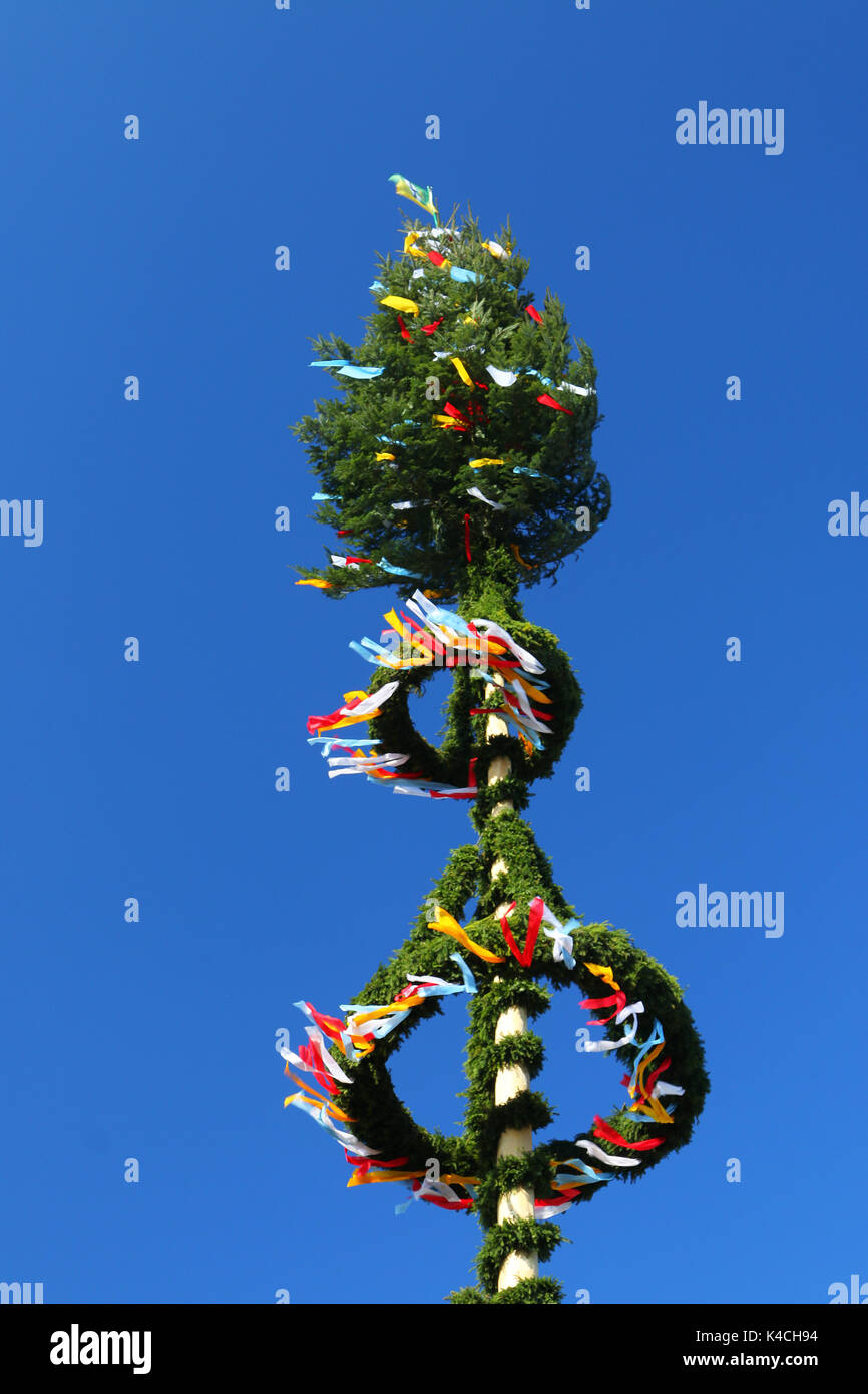 Village feast maypole hi-res stock photography and images - Alamy
