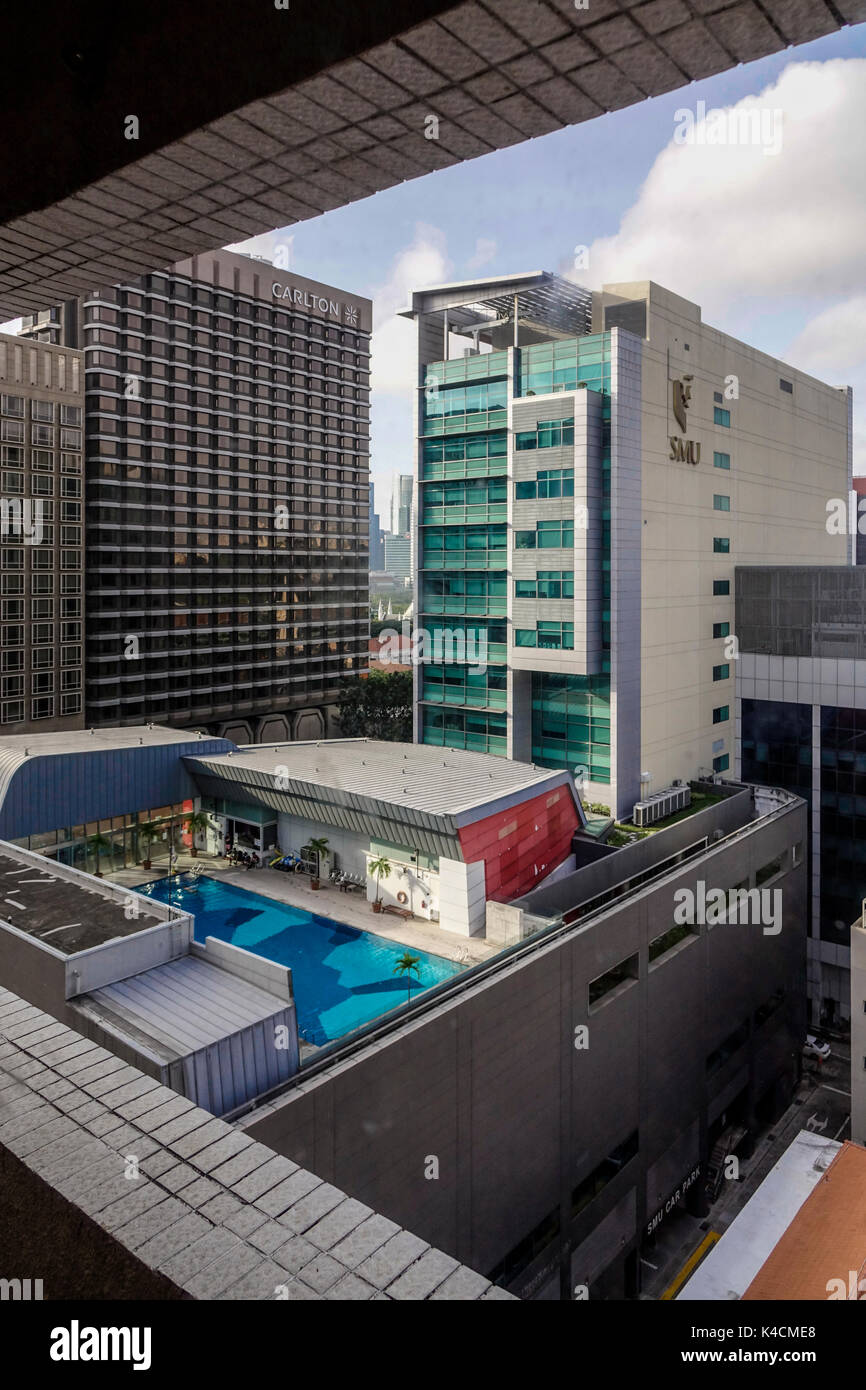 Oasis With Swimming Pool Between Highrise Buildings Stock Photo - Alamy