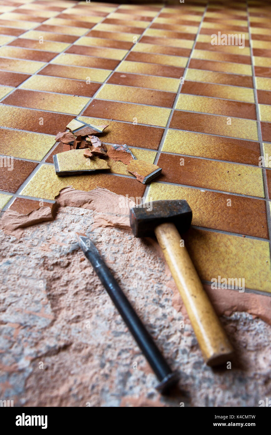 Demolition tools hi-res stock photography and images - Alamy