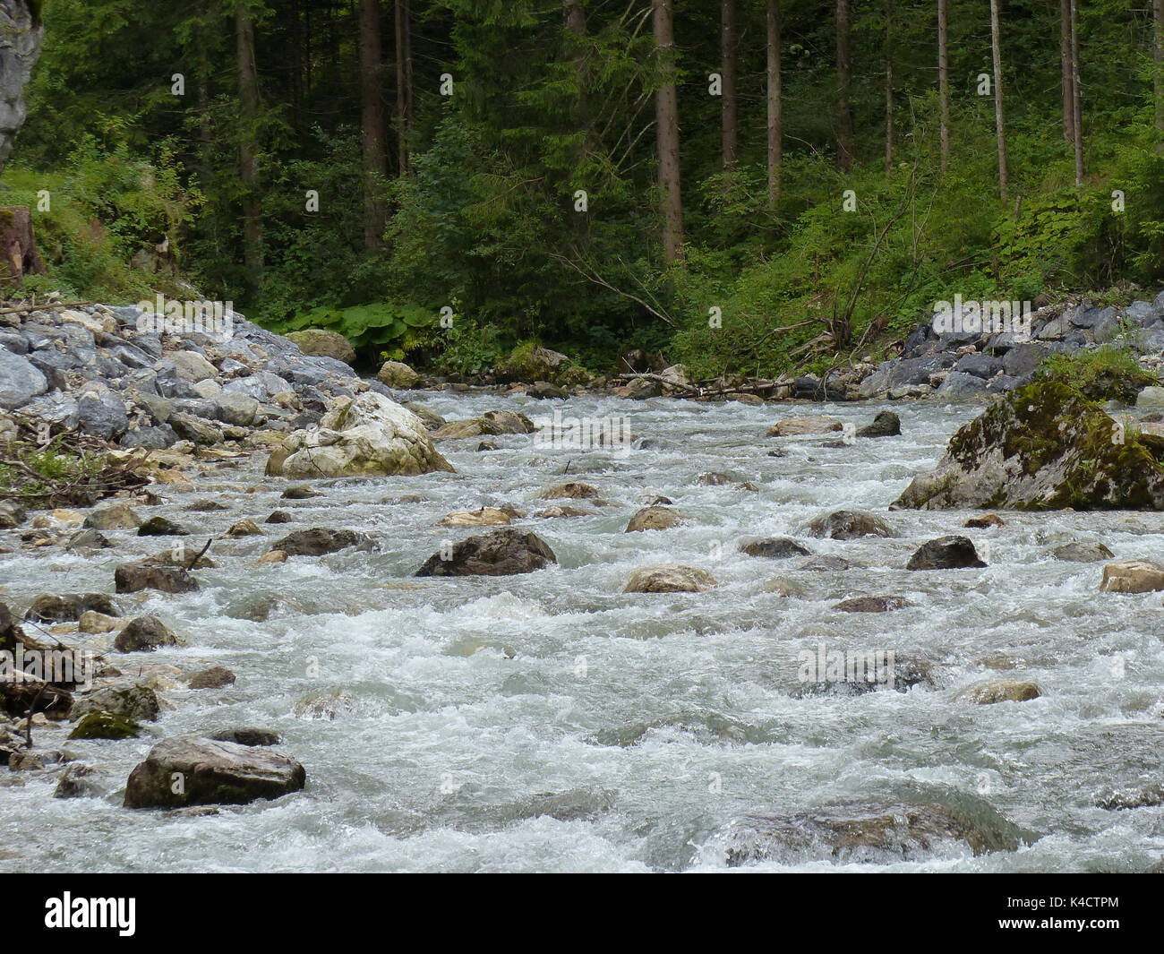 River in between mountains hi-res stock photography and images - Alamy
