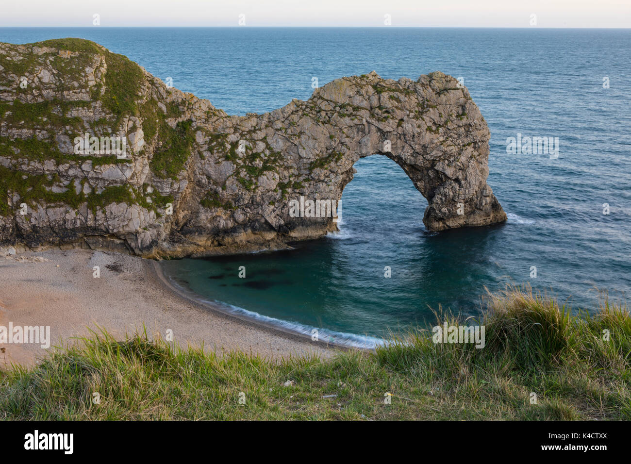 A view of the stunning Durdle Door in Dorset, UK Stock Photo - Alamy