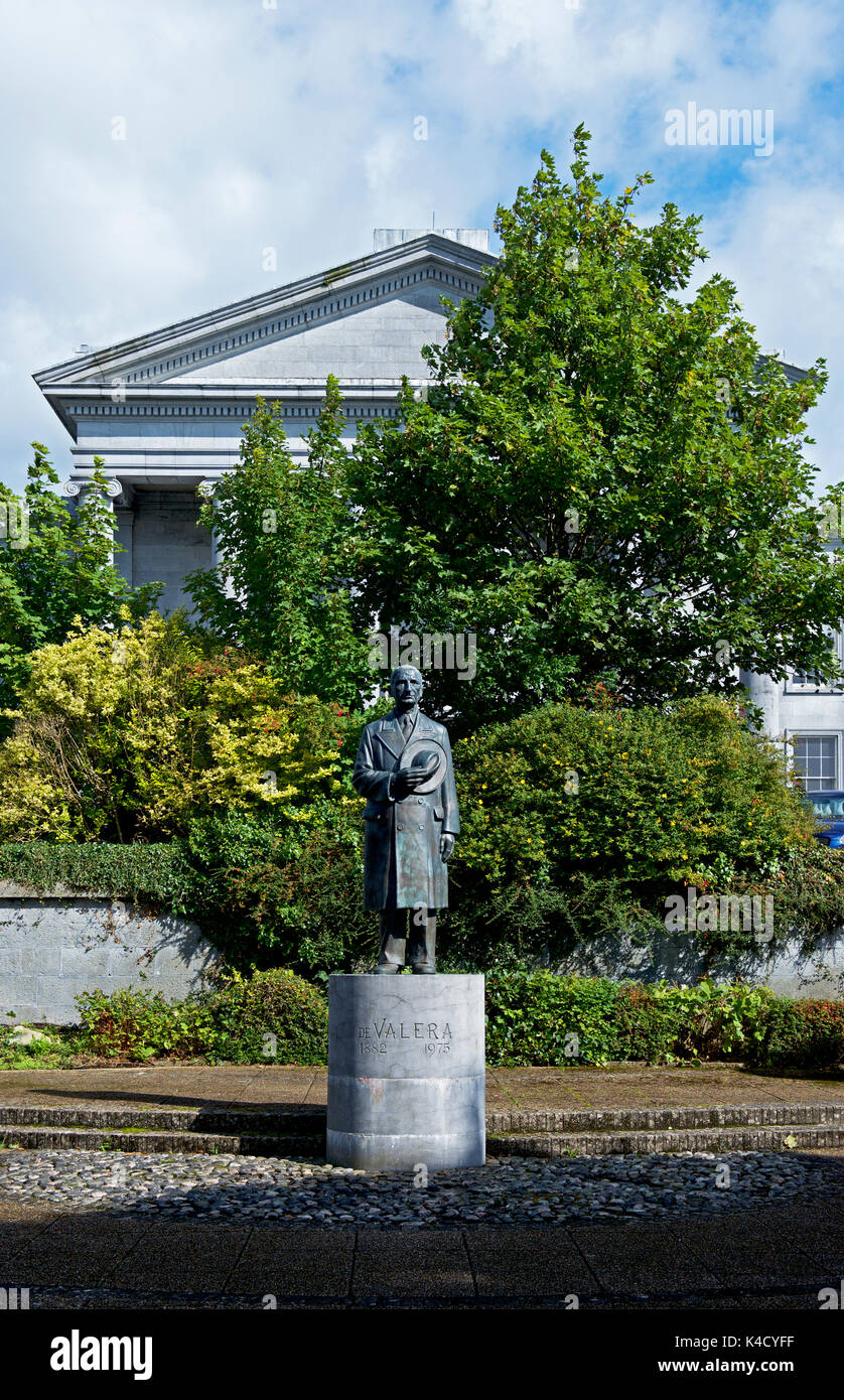 Statue of Eamon de Valera, in front of the Courthouse, Ennis, County ...