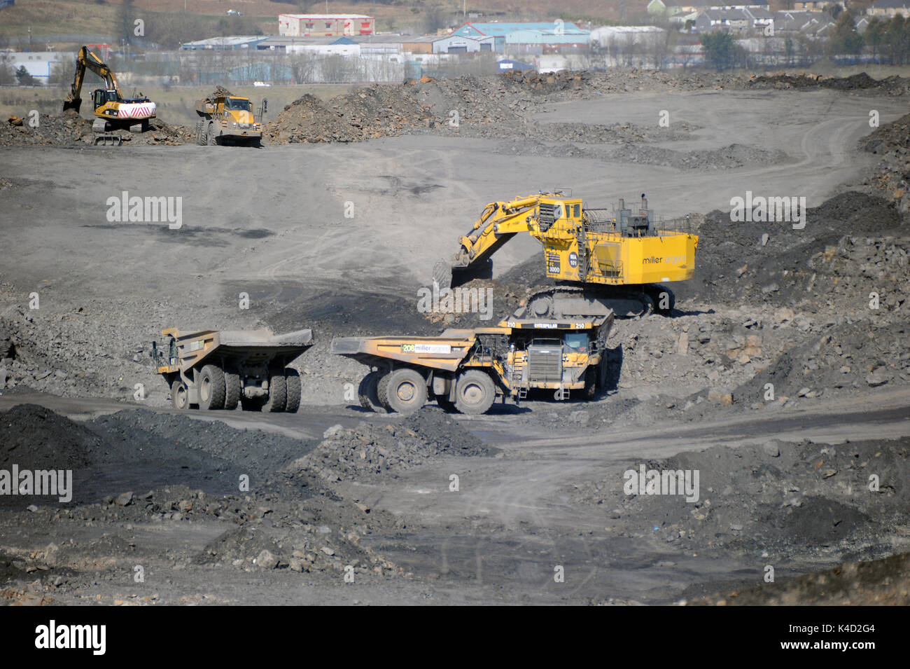 Tipper lorries hi-res stock photography and images - Alamy