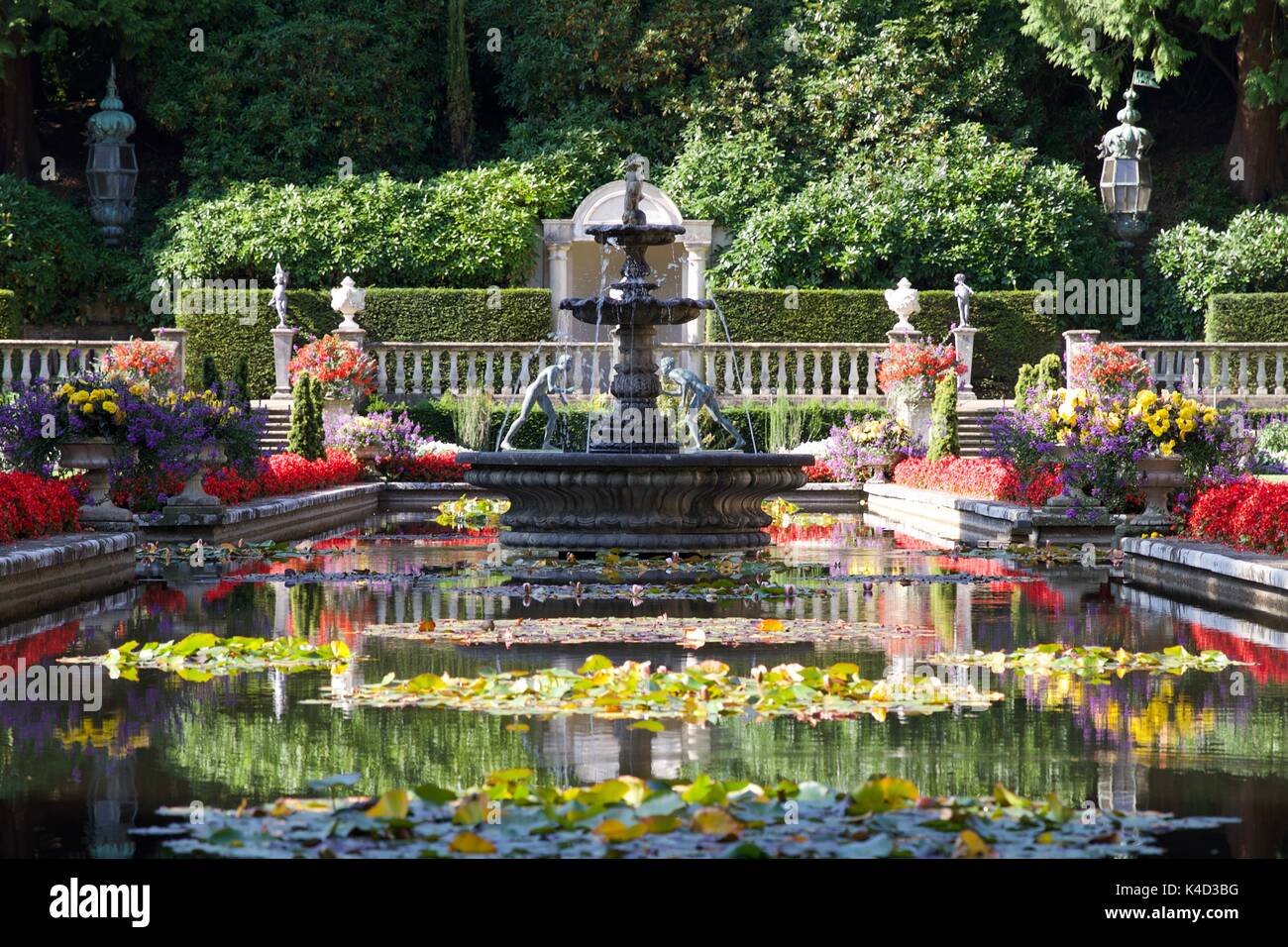 The stunning Italian Garden at Compton Acres Stock Photo - Alamy
