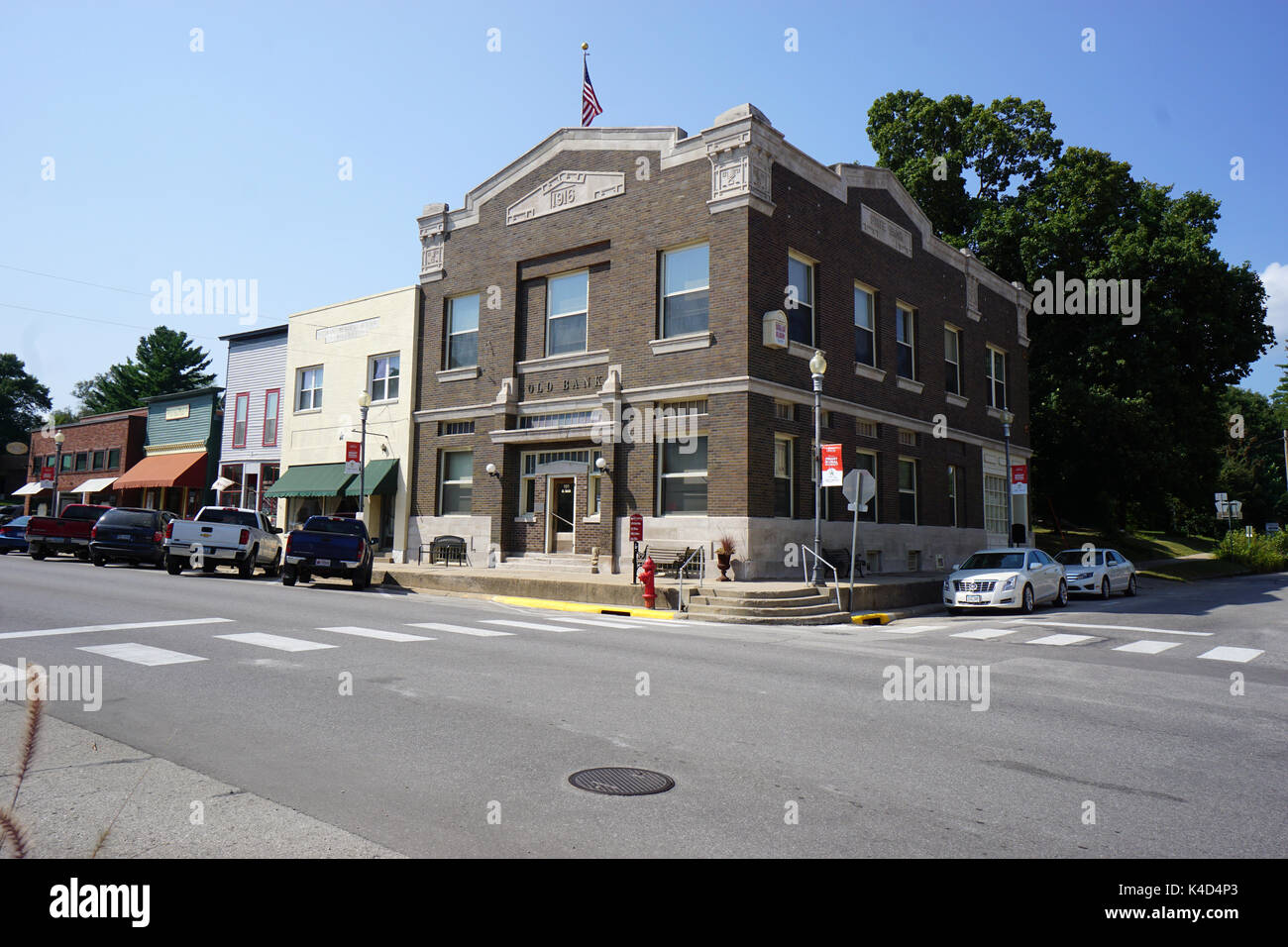 Downtown bank branch hi-res stock photography and images - Alamy