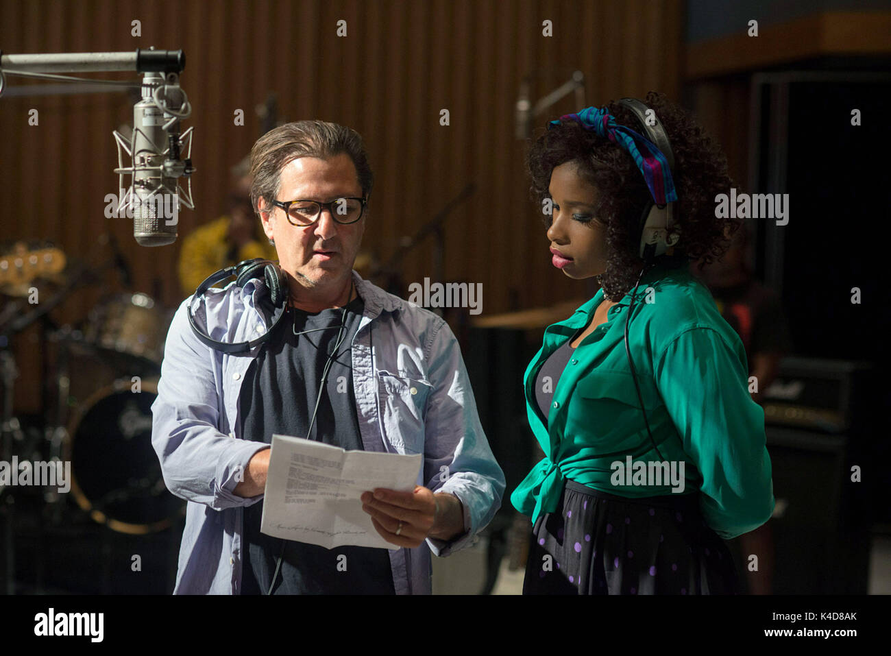 SANDY WEXLER, from left: director Steven Brill, Jennifer Hudson, on set ...