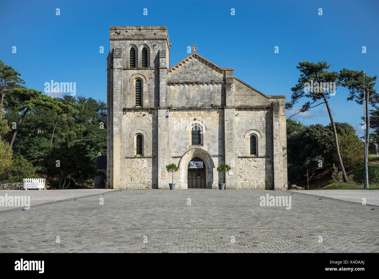 church soulac sur mer Stock Photo - Alamy
