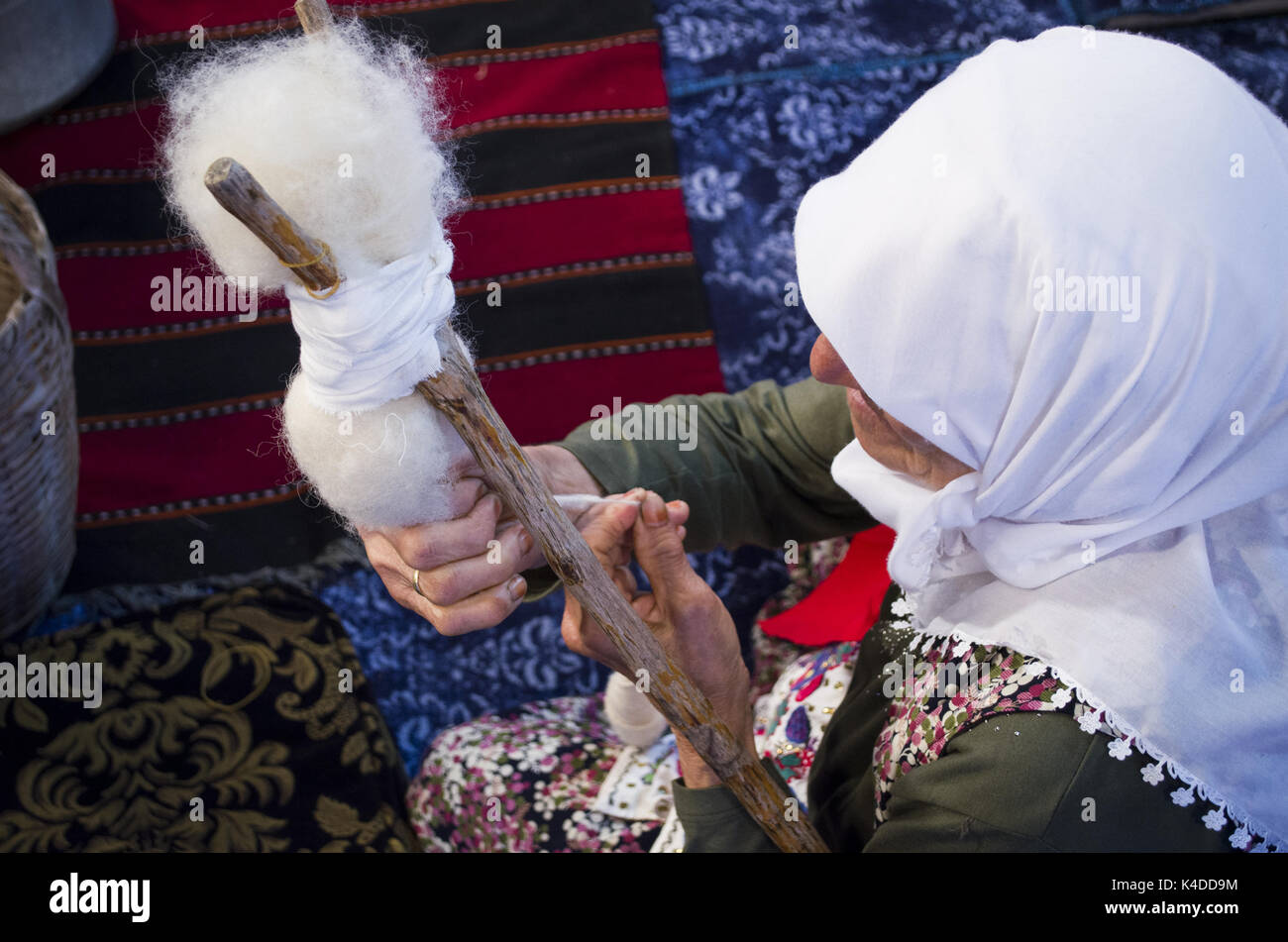 Rope making factory hi-res stock photography and images - Alamy