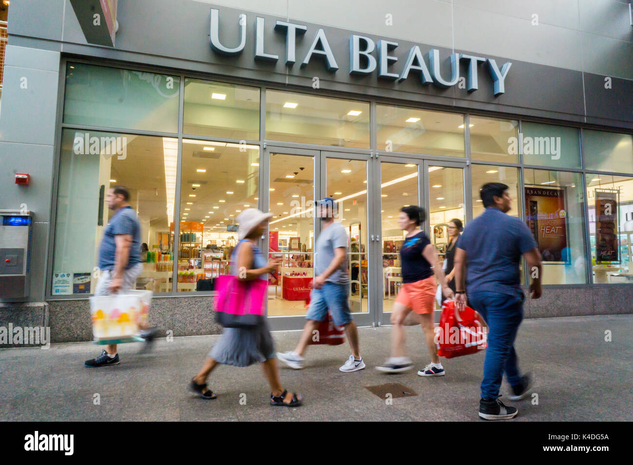 Ulta beauty hi-res stock photography and images - Alamy