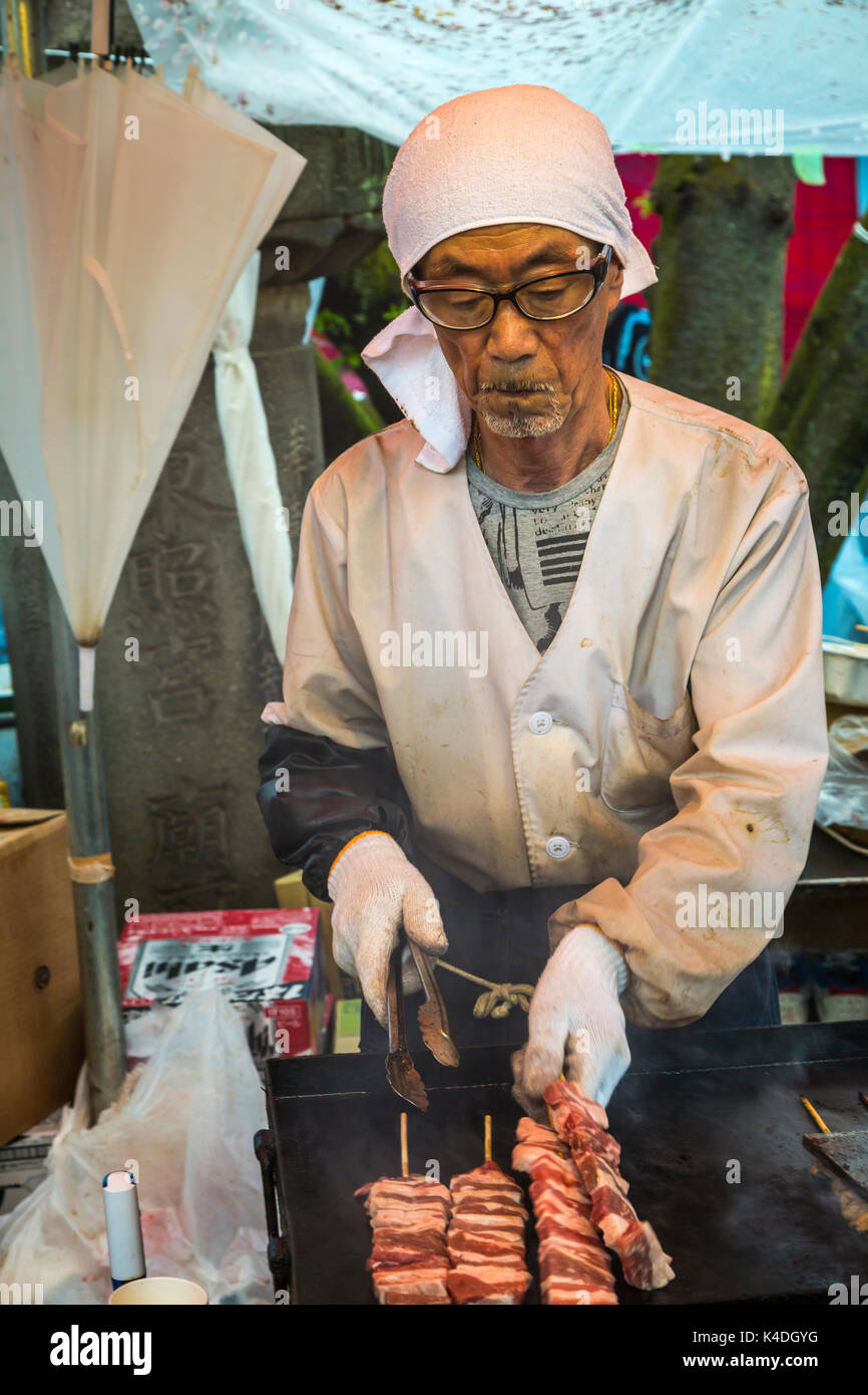 Food vendors preparing food in Ueno Onshi Park, Taito, Tokyo, Japan ...