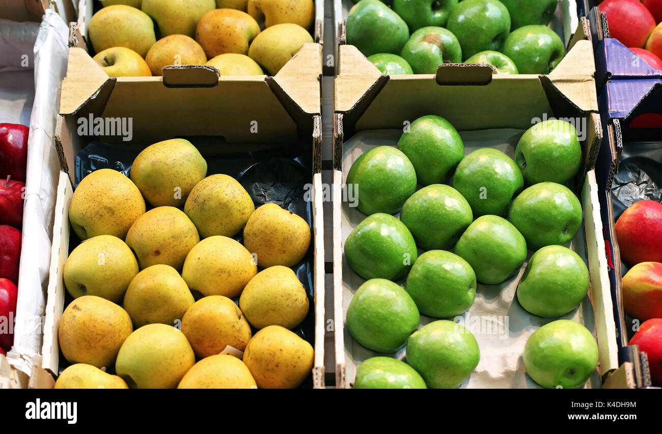 Cardboard crates hi-res stock photography and images - Alamy