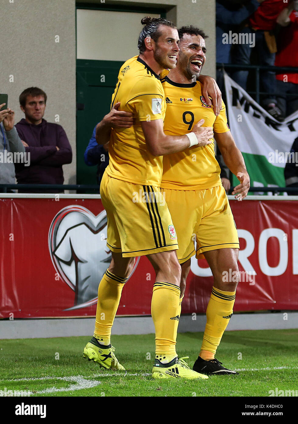 Wales hal robson kanu fifa world cup qualifying hi-res stock ...