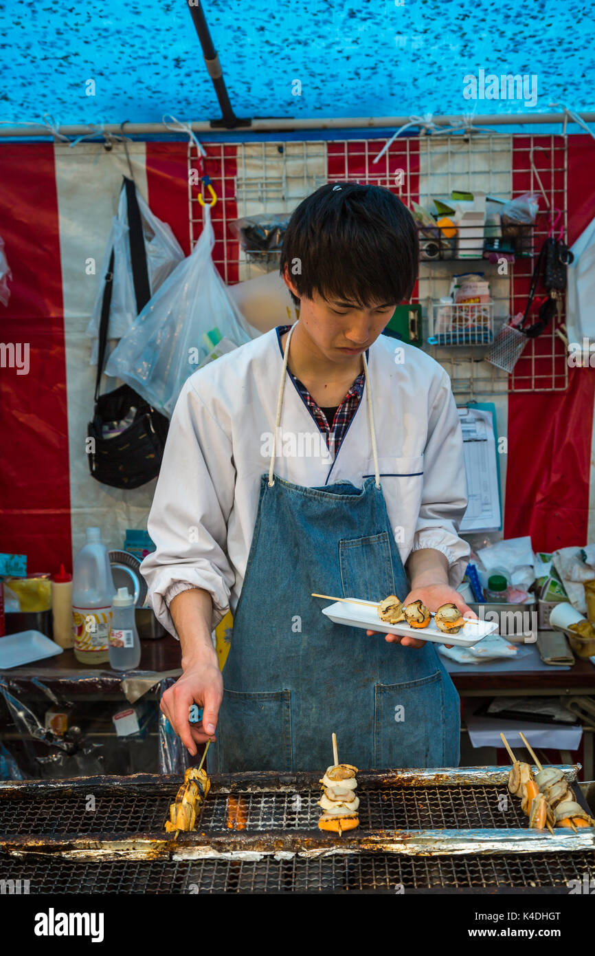 Food vendors preparing food in Ueno Onshi Park, Taito, Tokyo, Japan ...