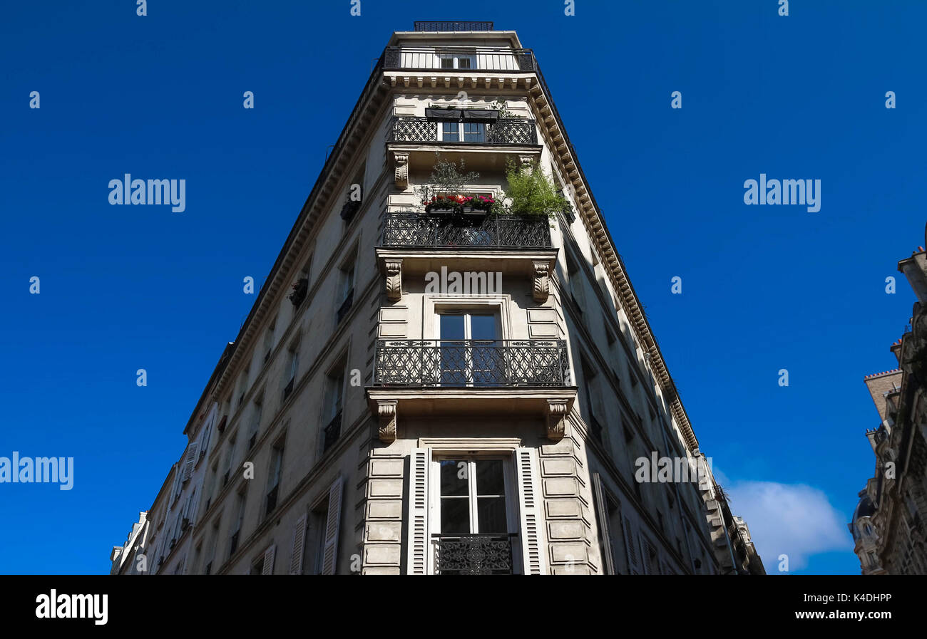 The traditional facade of Parisian building, France Stock Photo - Alamy