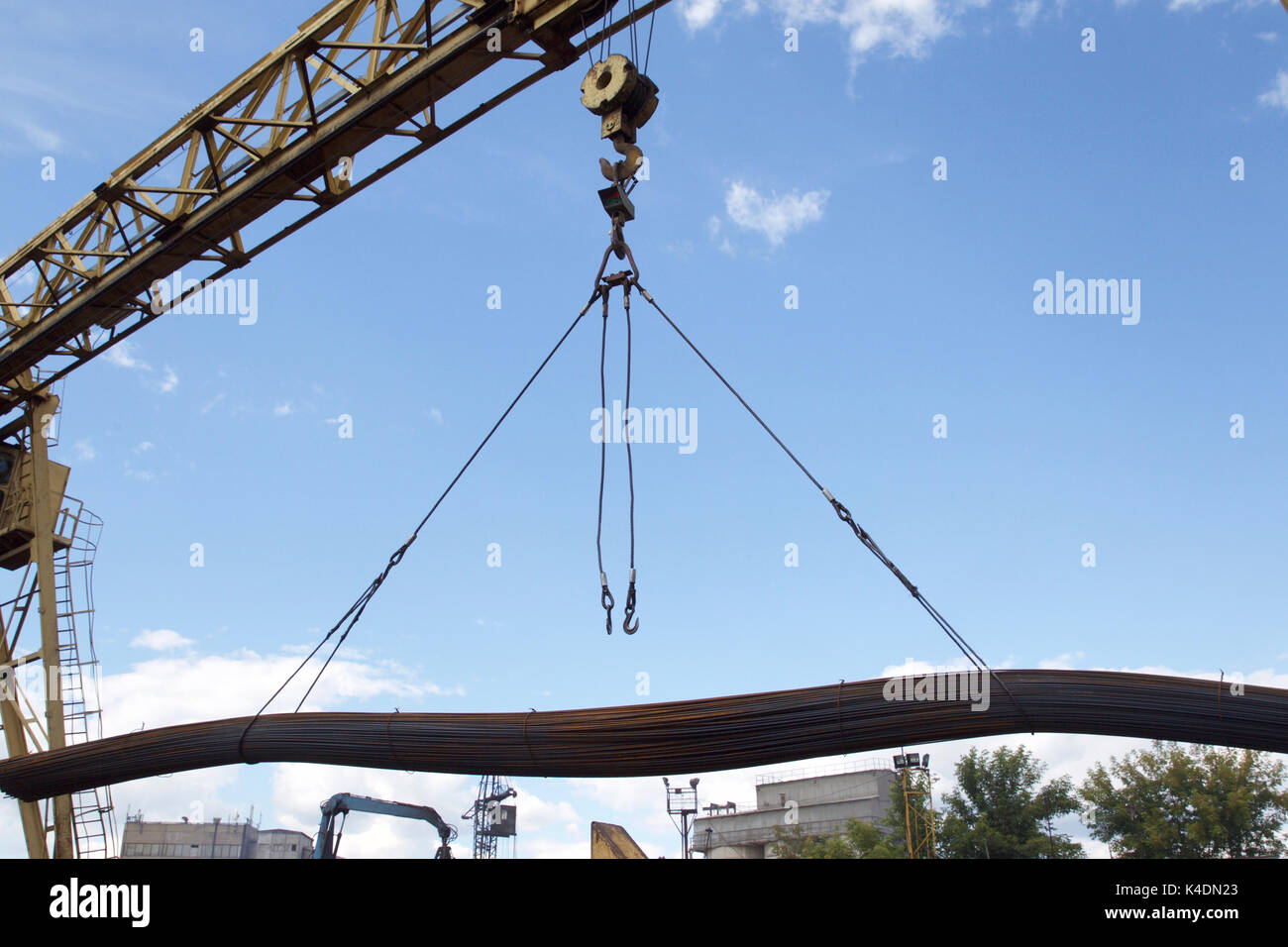 Structural elements of the crane during loading and unloading in the ...