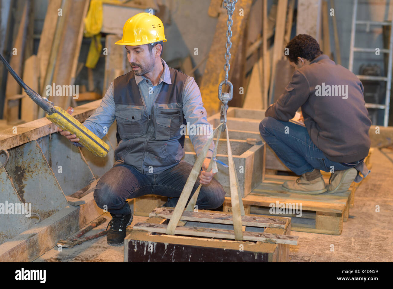 Operator assembler hi-res stock photography and images - Alamy Operator assembler hi-res stock photography and images - Alamy