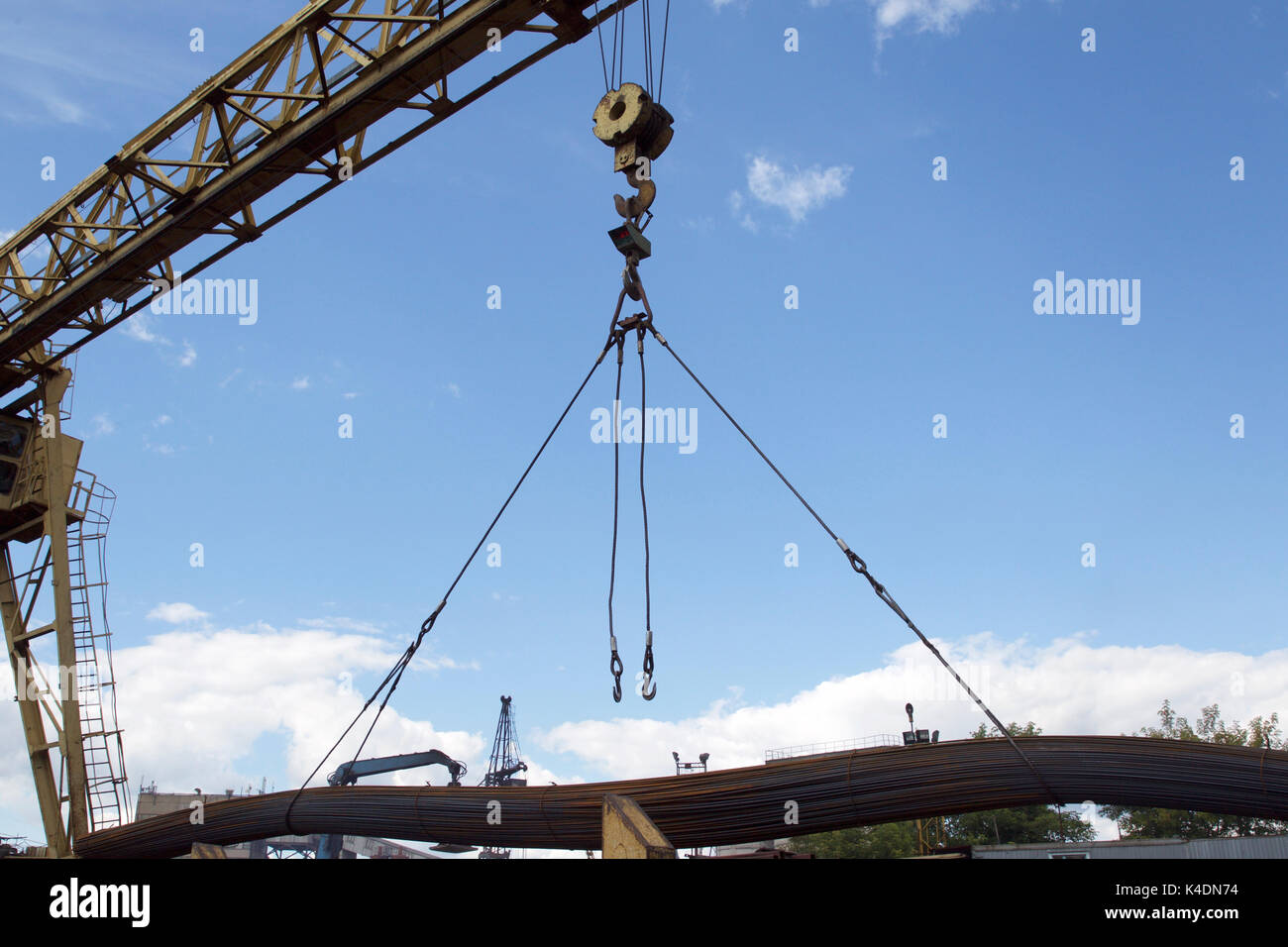 Structural elements of the crane during loading and unloading in the ...