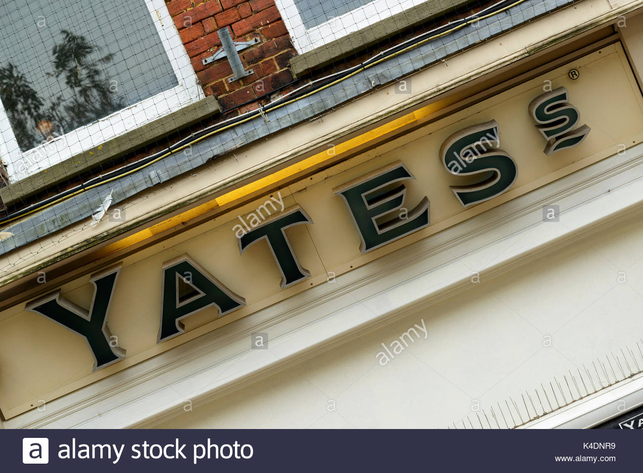 English Pub Chain High Resolution Stock Photography and Images - Alamy