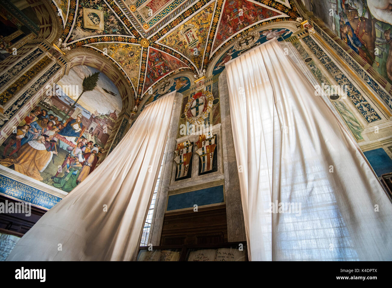 Piccolomini library duomo siena italy hi-res stock photography and ...