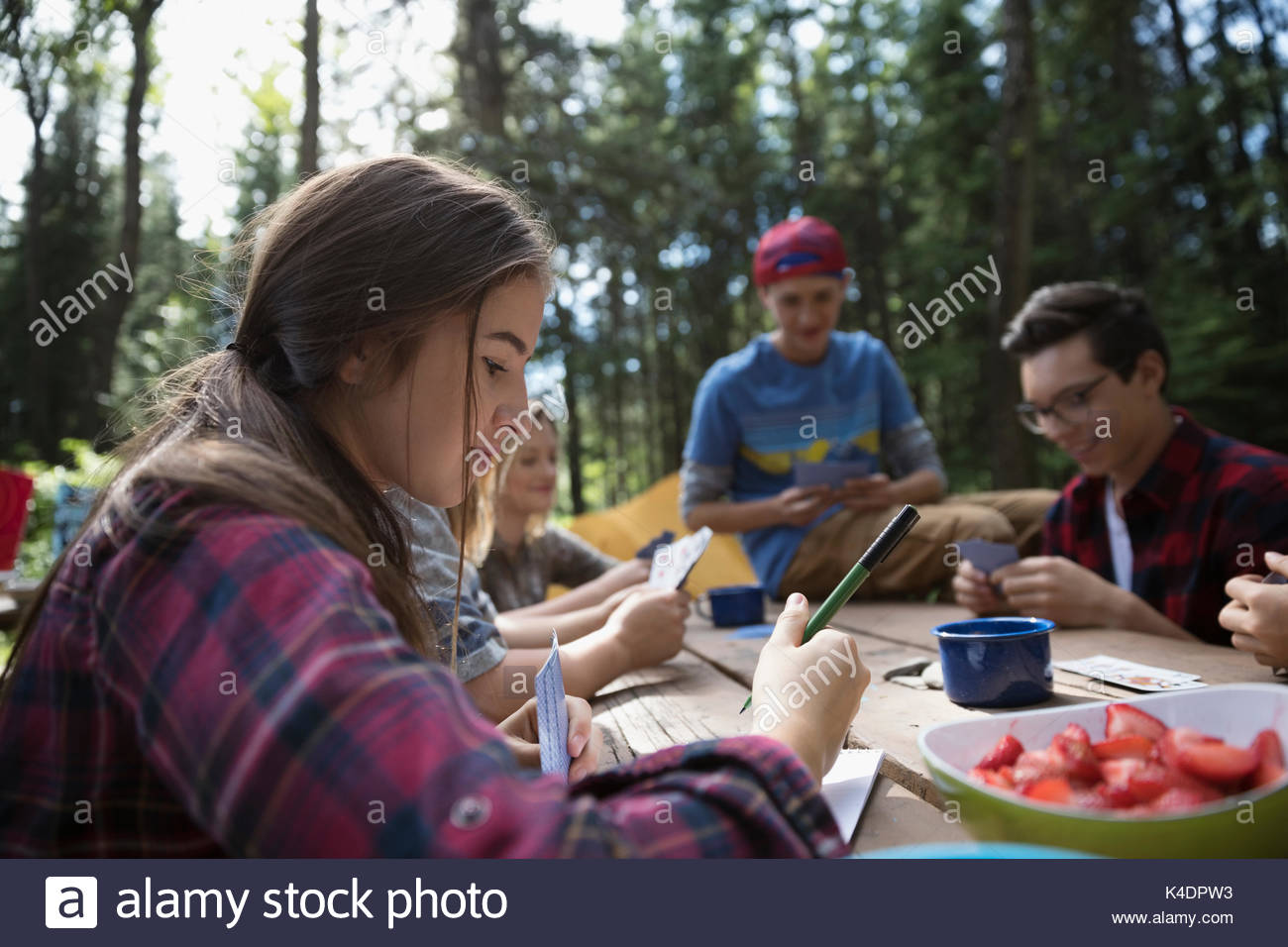 School nature table hi-res stock photography and images - Alamy