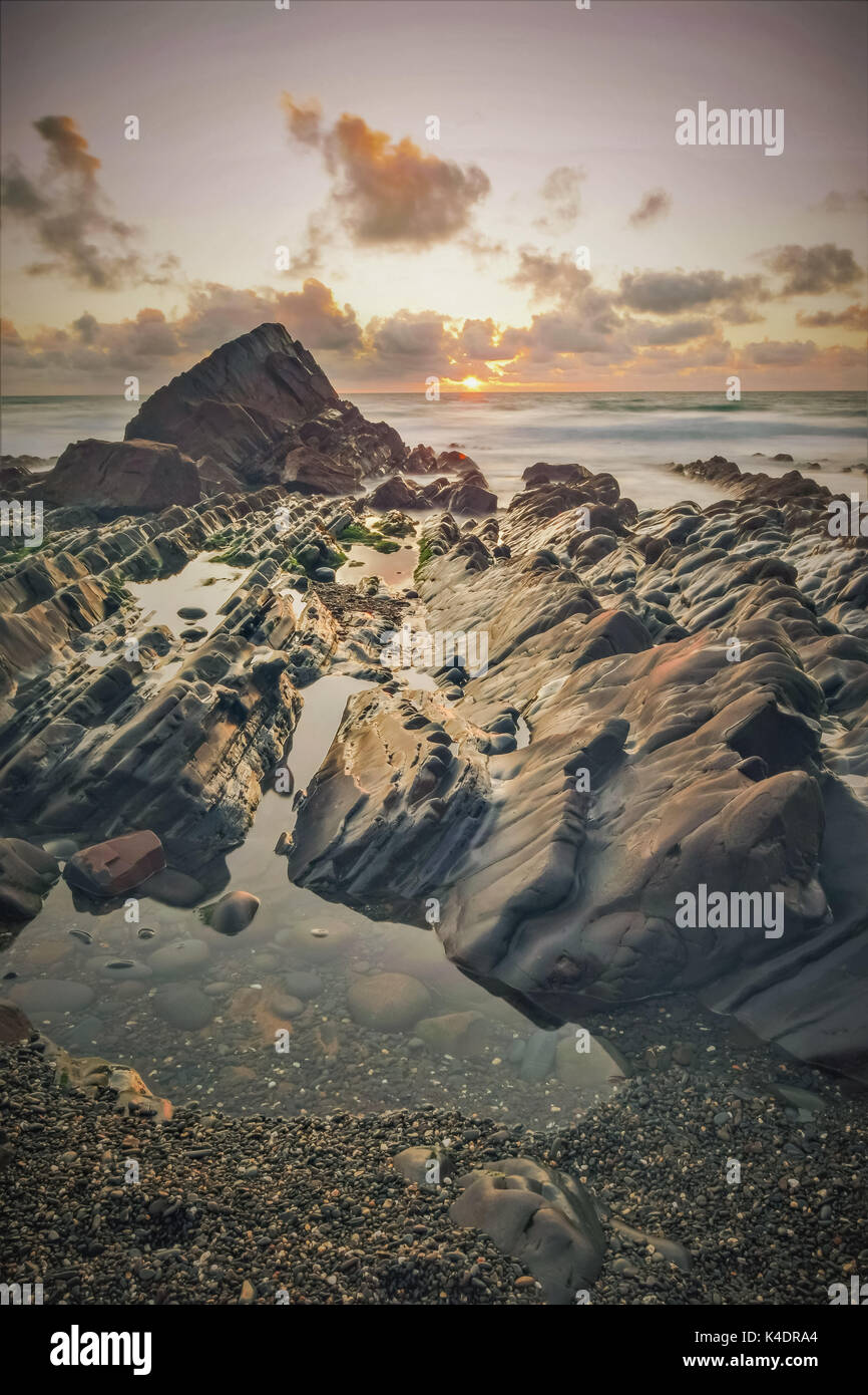 Rockpool reflection sunrise hi-res stock photography and images - Alamy