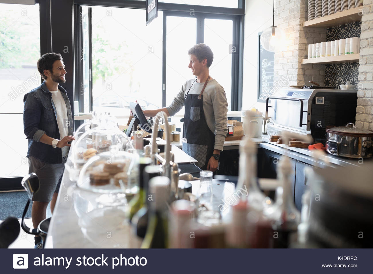 Customer ordering shop hi-res stock photography and images - Alamy