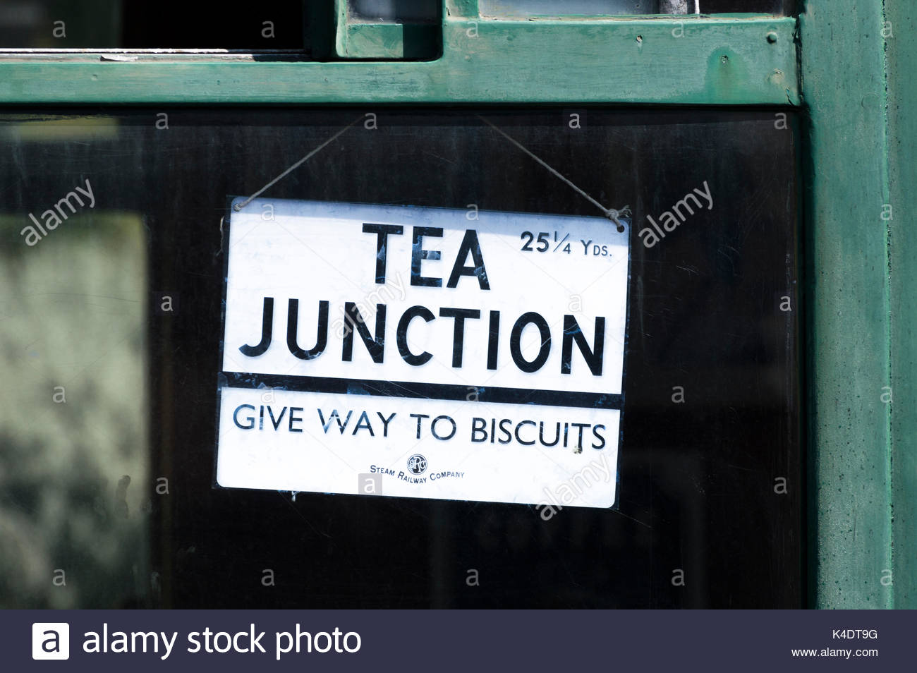 One Way Glass High Resolution Stock Photography and Images - Alamy