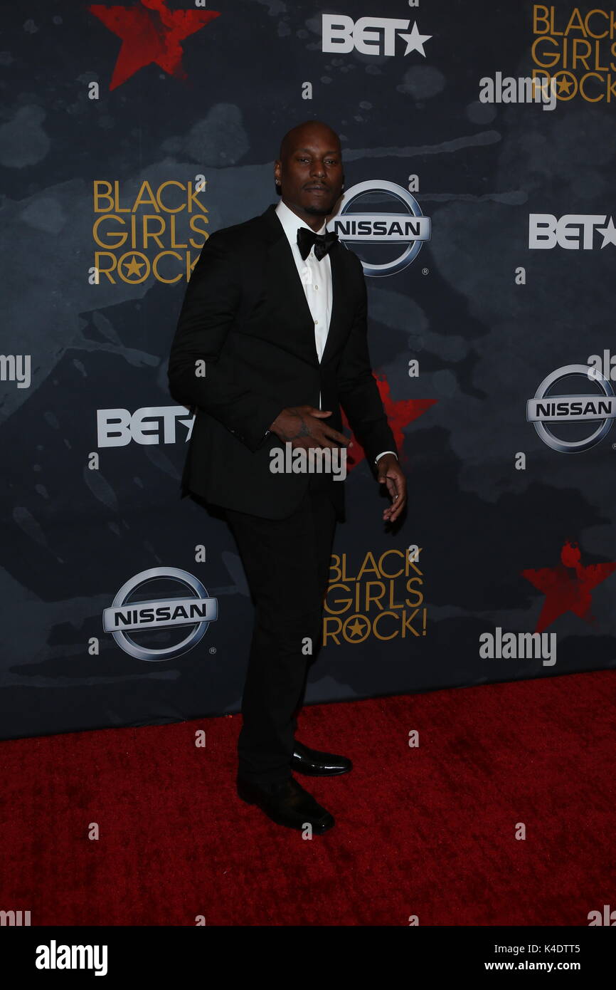"BLACK GIRLS ROCK!" Hosted by Taraji P. Henson Honors ISSA RAE, YARA ...