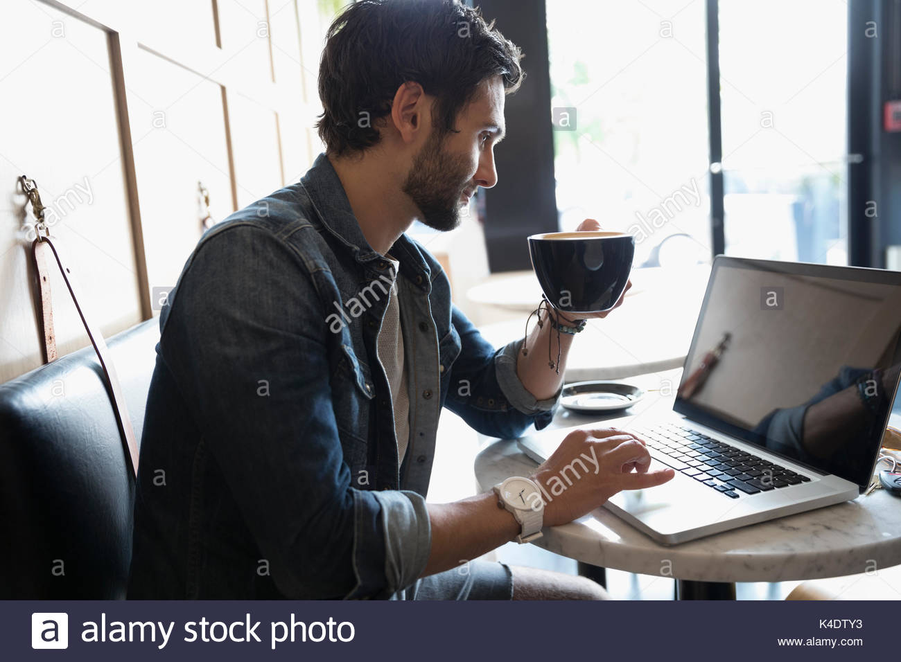 Drinking Coffee Stock Photos & Drinking Coffee Stock Images - Alamy