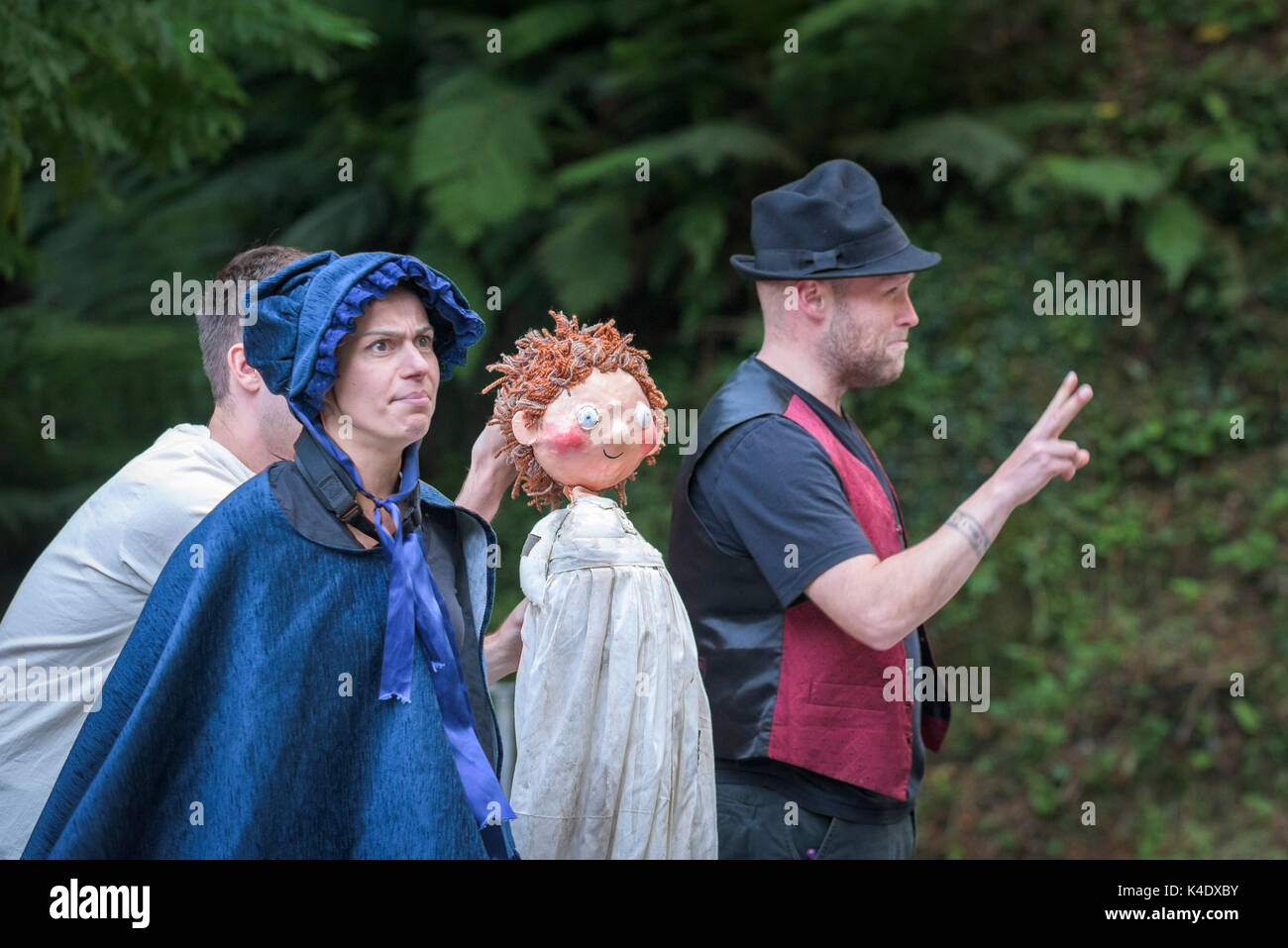 Acting - actors and puppets performing in The Smartest Giant in Town in ...