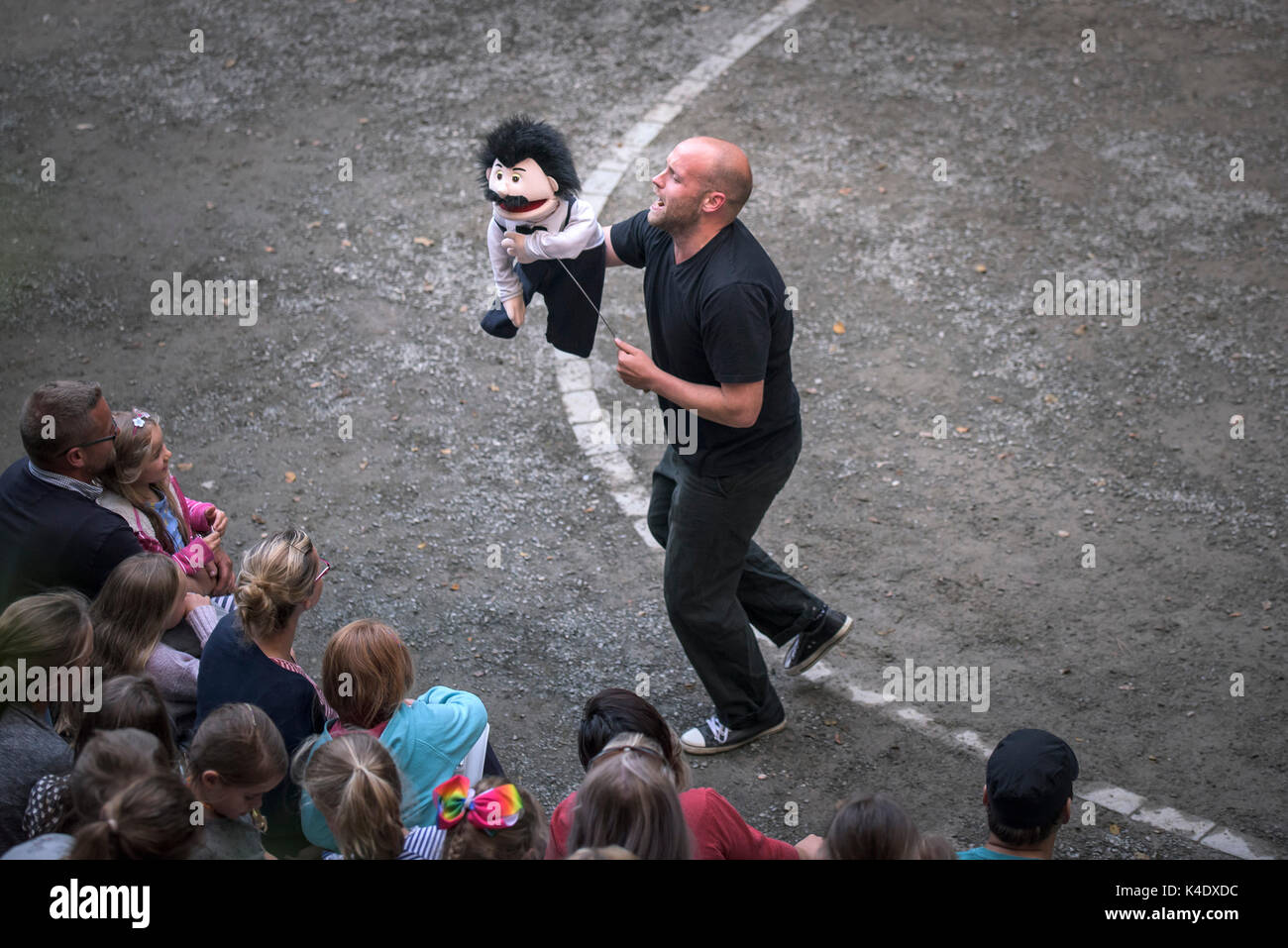 Puppets Giant High Resolution Stock Photography and Images - Alamy