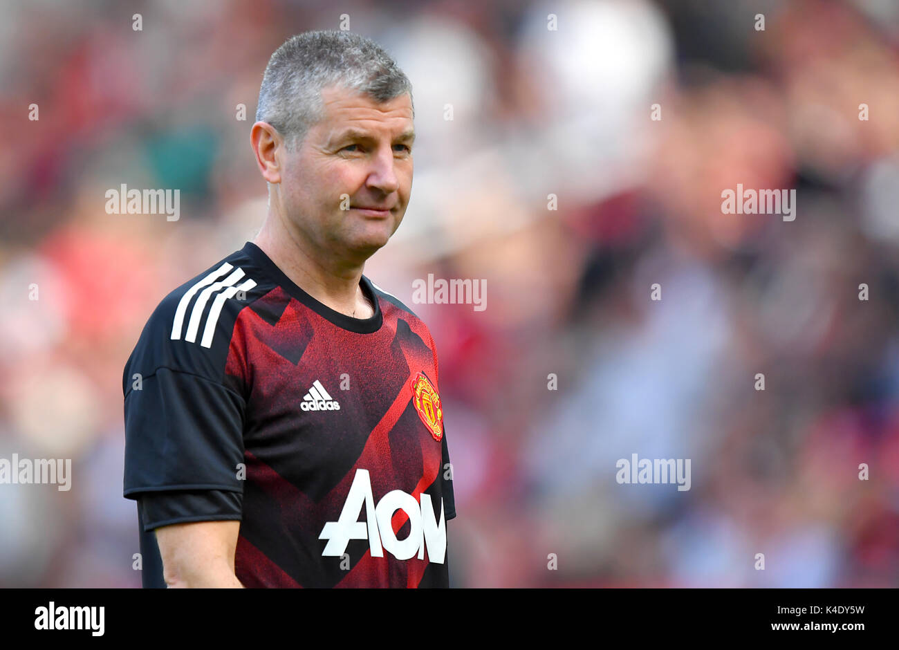 Denis irwin united legends hi-res stock photography and images - Alamy