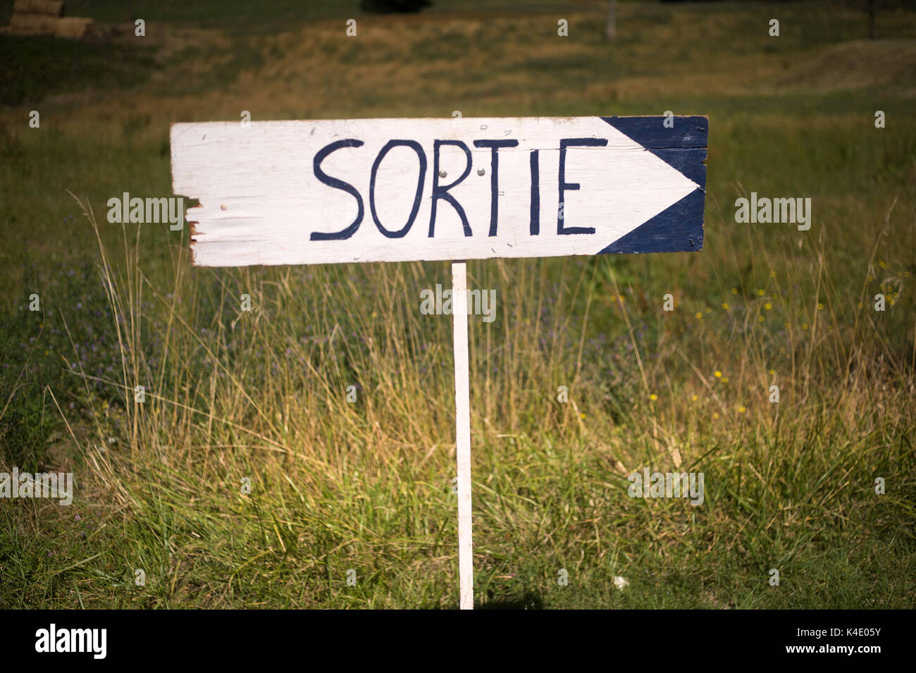 French exit sortie sign hi-res stock photography and images - Alamy