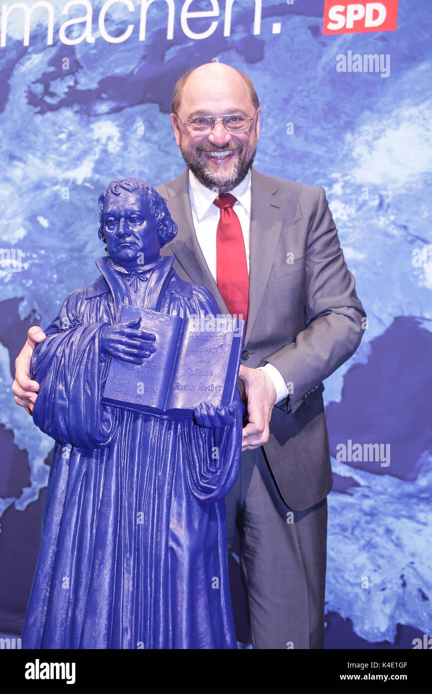 Martin wahl hi-res stock photography and images - Alamy