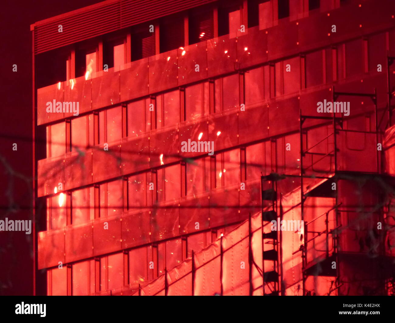 Building with red hi-res stock photography and images - Alamy