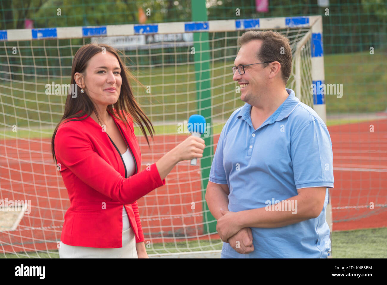 Woman interviews man hi-res stock photography and images - Alamy