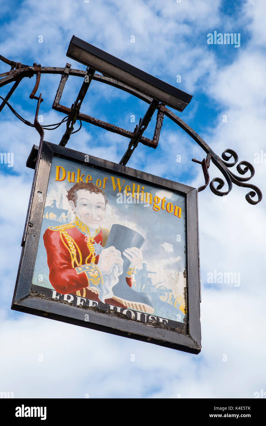 WAREHAM, UK - AUGUST 16TH 2017: The traditional pub sign hanging ...
