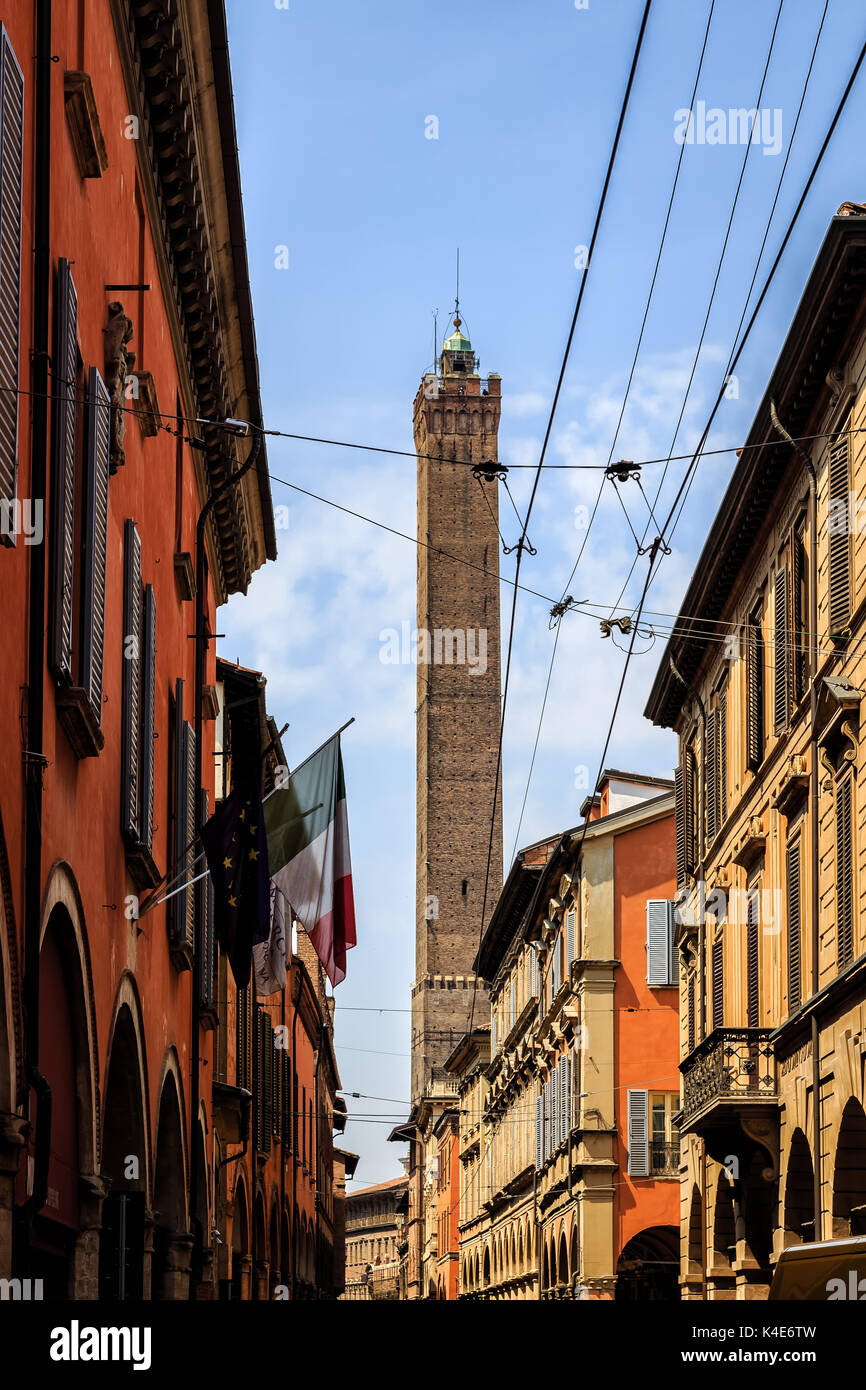 Due Torri Bologna High Resolution Stock Photography and Images - Alamy