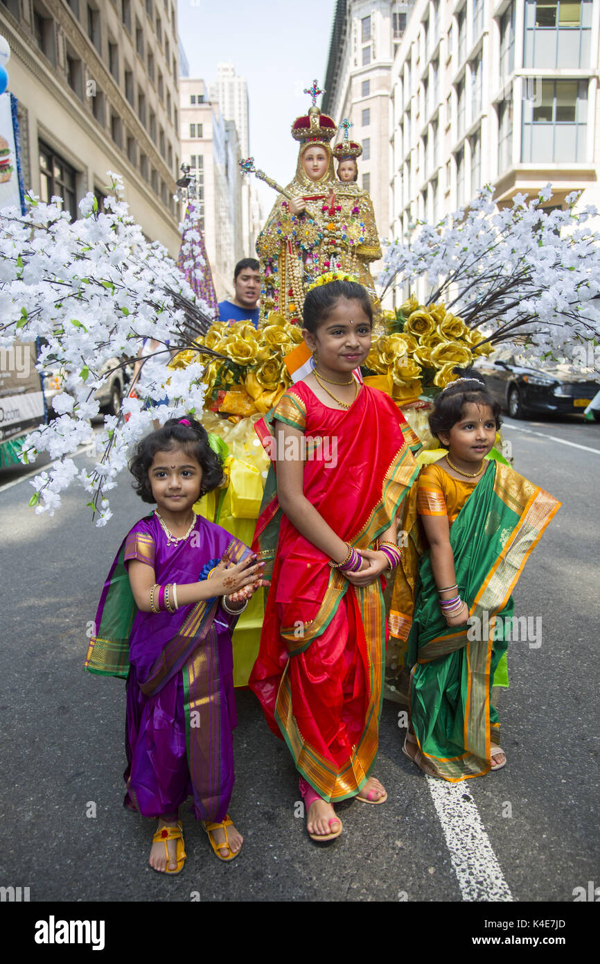 Indians in NY City come out for the annual Indian Independence Day ...