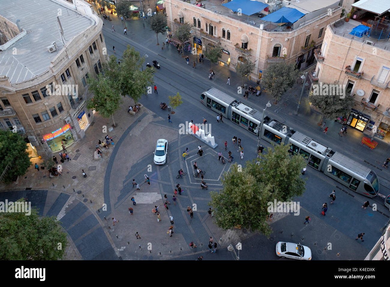 The Light Rail or Tramway pass Zion Square one of the vertices of the ...