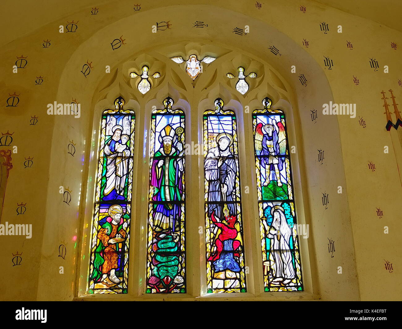 Holy grail stained glass window hi-res stock photography and images - Alamy