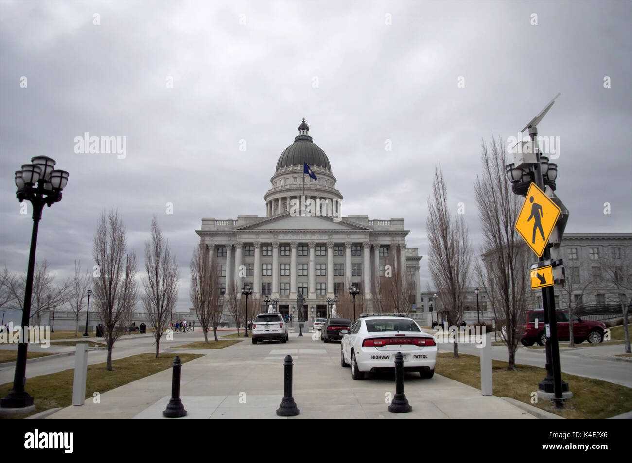 The utah state capitol building from the sidewalk Stock Photo - Alamy